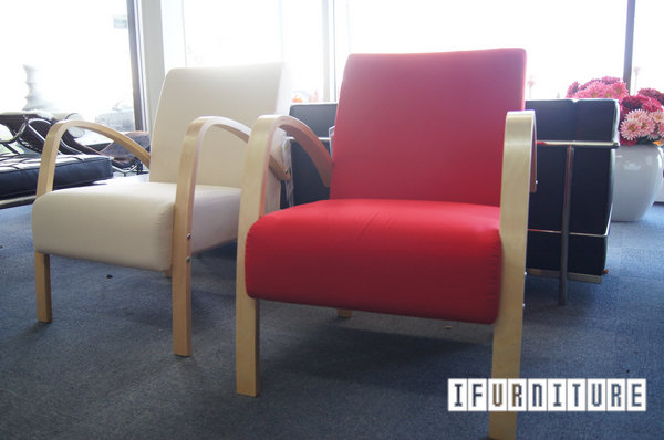 YORK Lounge Chair in Red Color