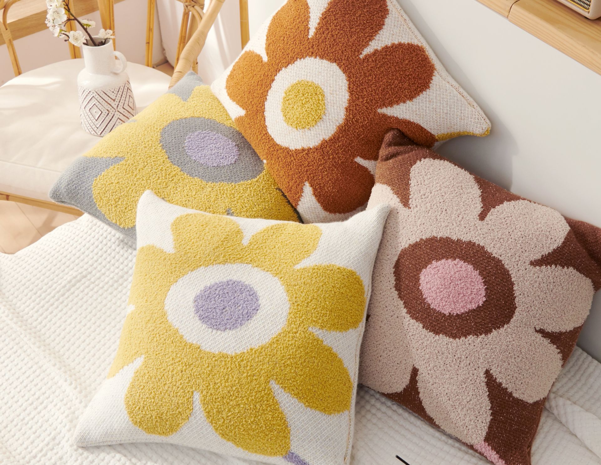 DAISY Floral Style Square Jacquard Cushion with Inner (45cmx45cm ...